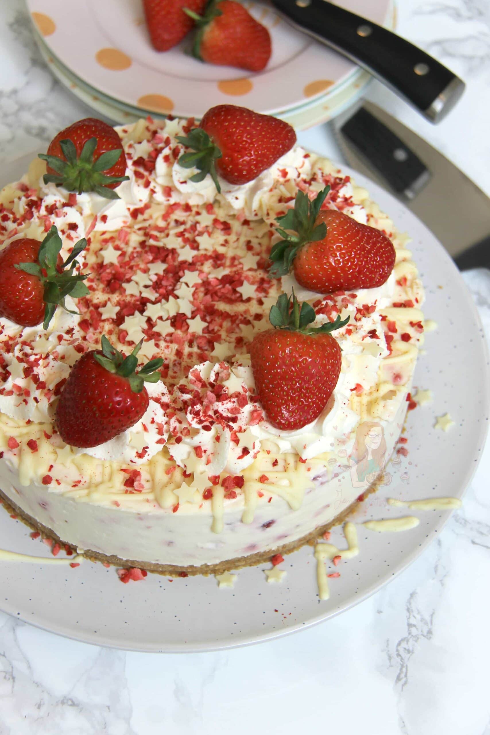 No-Bake White Chocolate & Strawberry Cheesecake! - Jane's Patisserie