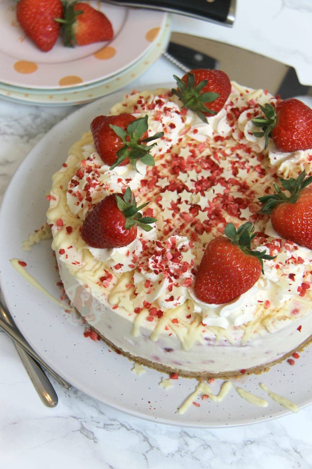 No-Bake White Chocolate & Strawberry Cheesecake! - Jane's Patisserie