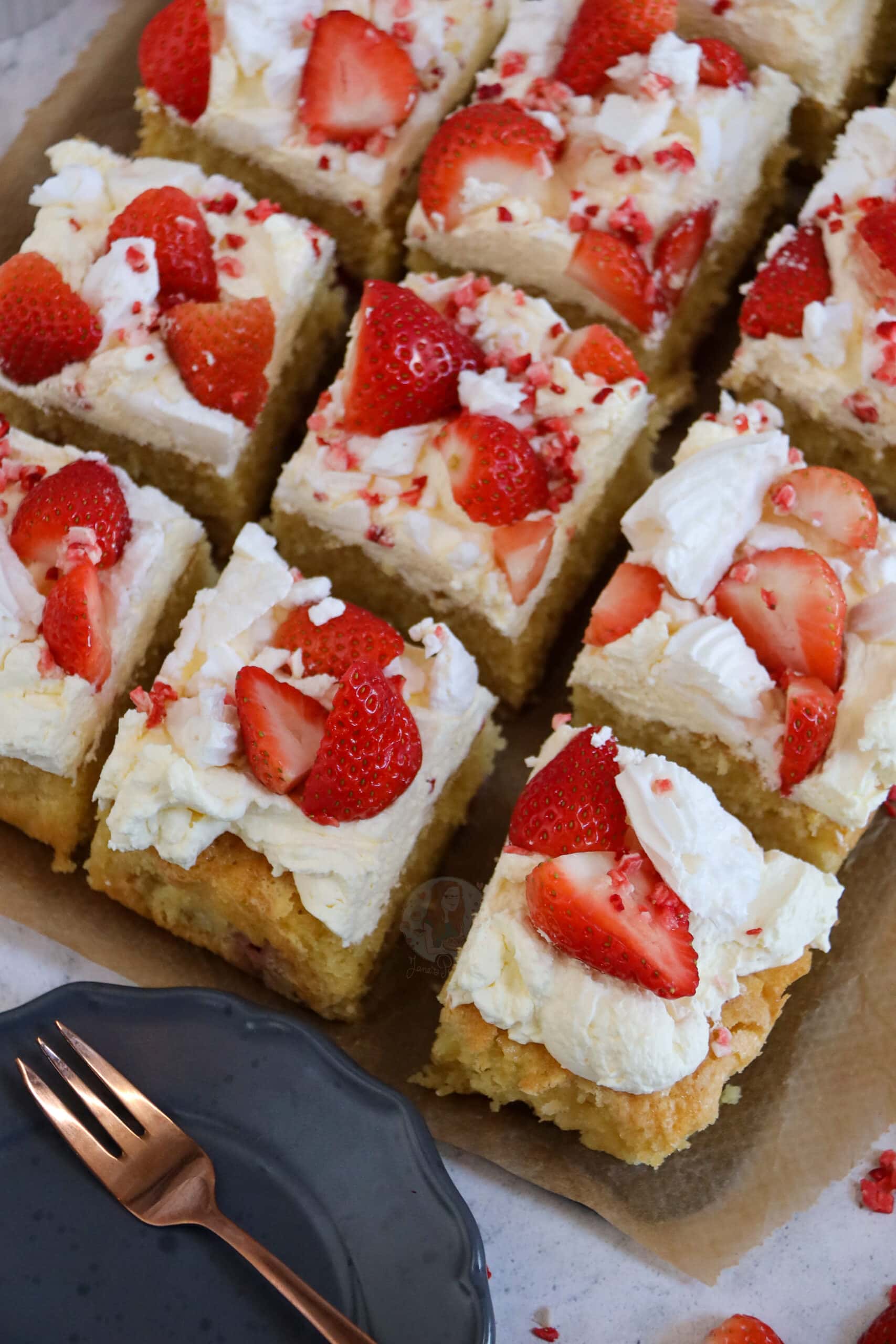Eton Mess Traybake! - Jane's Patisserie