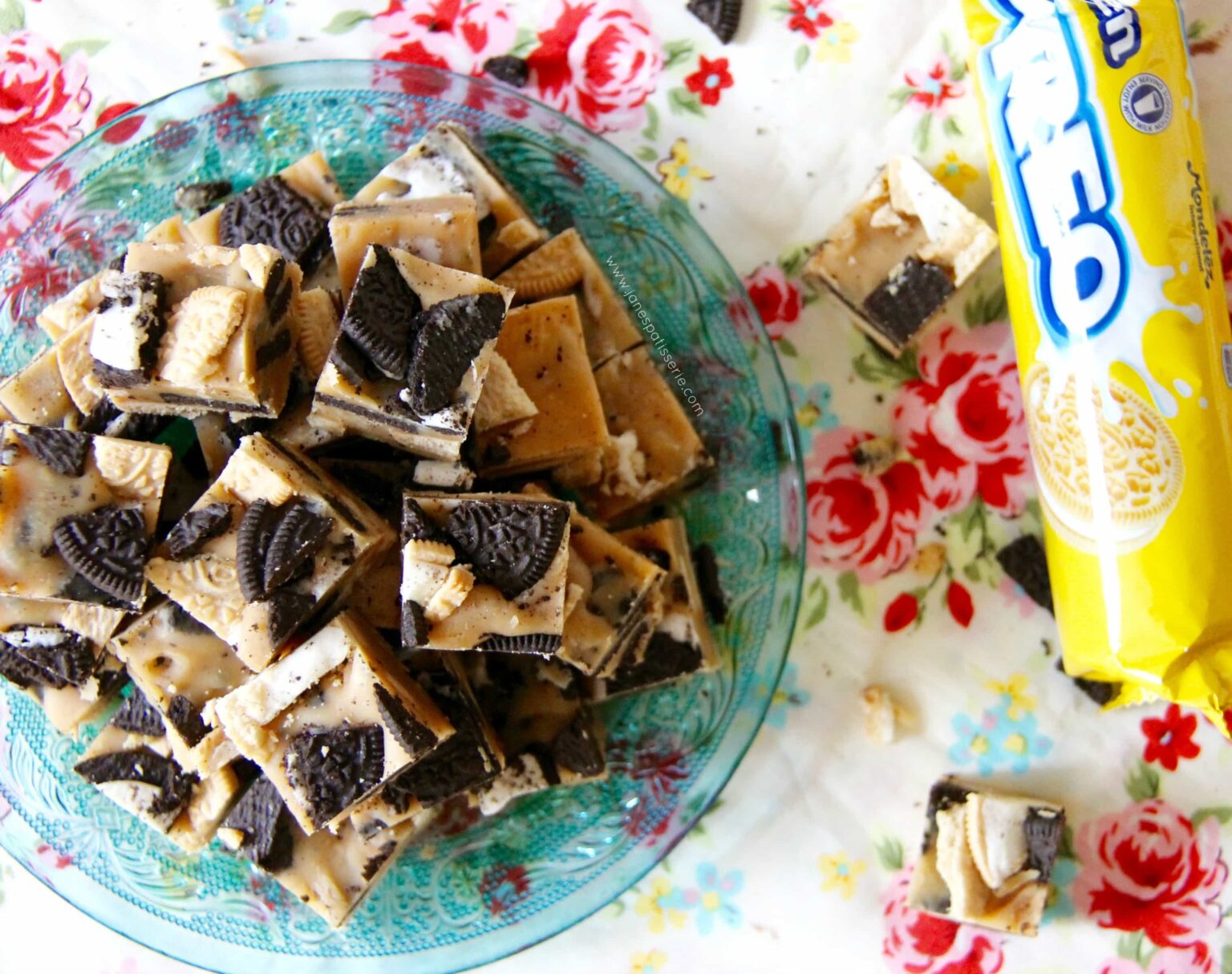 Oreo Cookies & Cream Fudge! - Jane's Patisserie