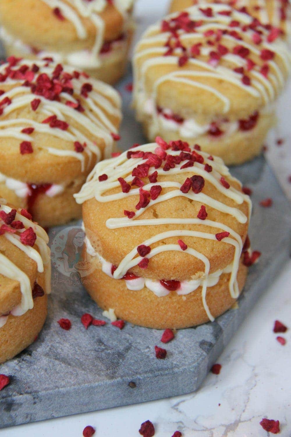 Mini Victoria Sponge Cakes! - Jane's Patisserie