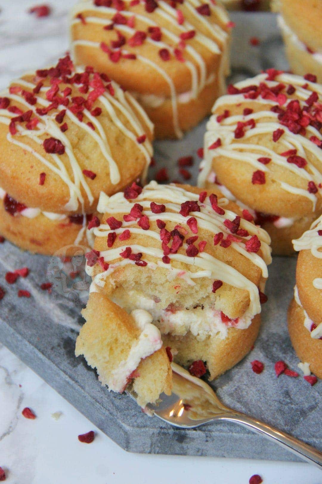 Mini Victoria Sponge Cakes! - Jane's Patisserie