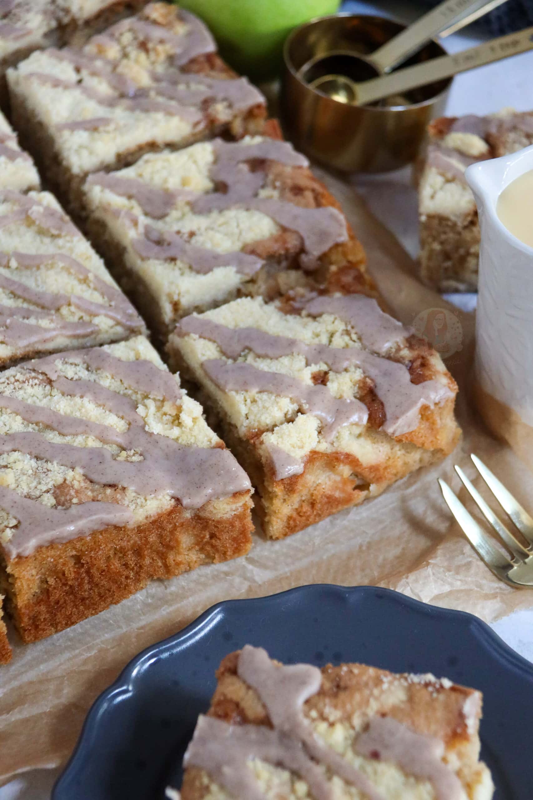 Apple Crumble Traybake Cake! - Jane's Patisserie