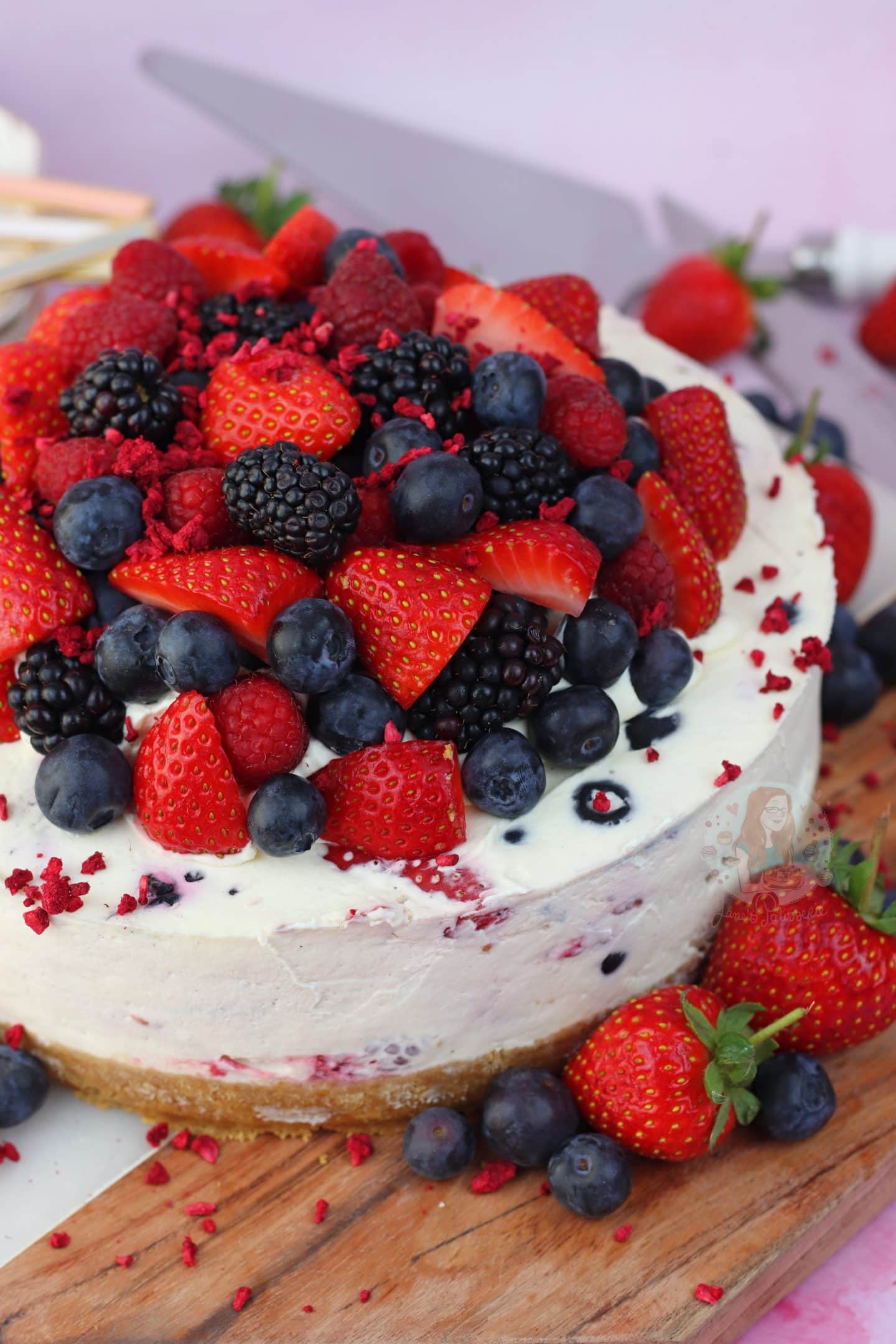No-Bake Summer Berry Cheesecake! - Jane's Patisserie