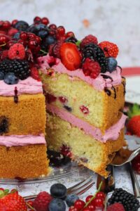 Summer Berry Cake! - Jane's Patisserie
