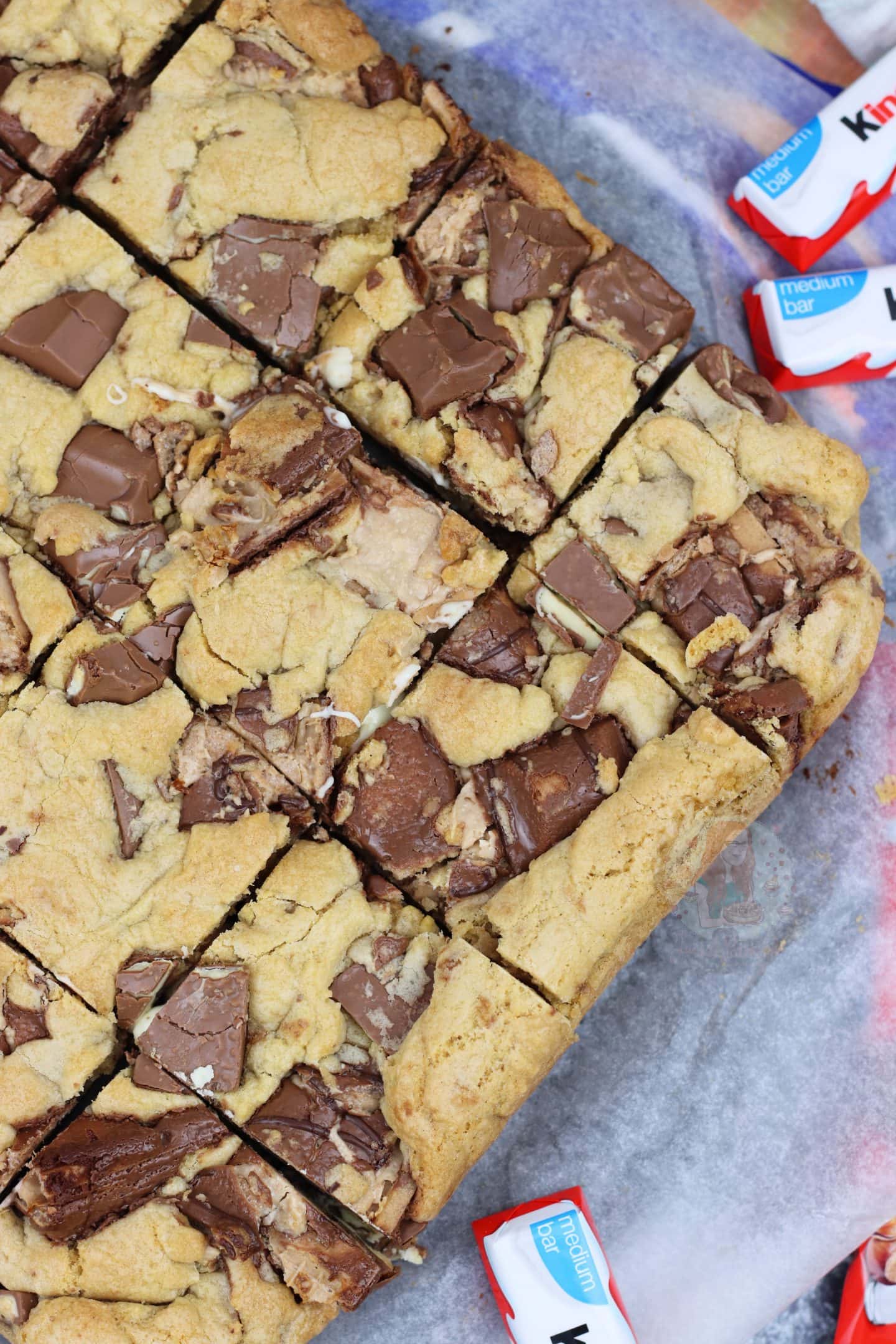 Kinder Bueno Cookie Bars! - Jane's Patisserie
