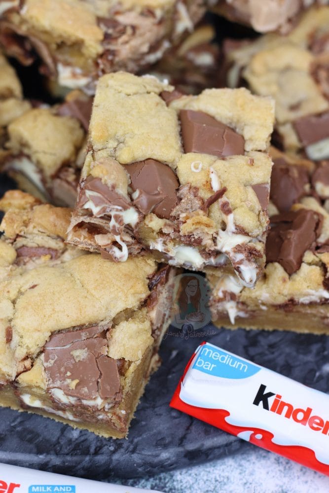 Kinder Bueno Cookie Bars! - Jane's Patisserie