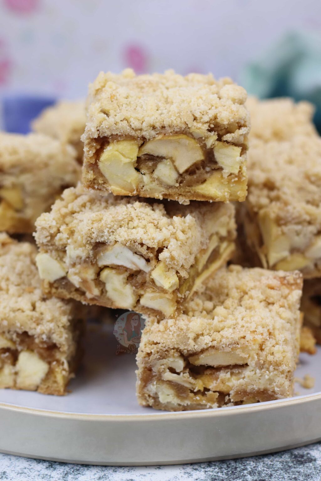 Apple Crumble Cookie Bars! - Jane's Patisserie