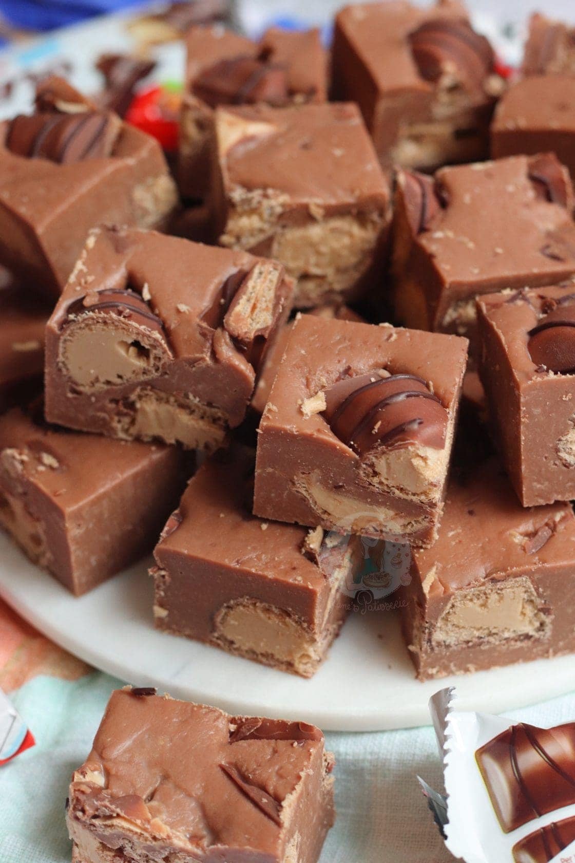 Chocolate Kinder Bueno Fudge! - Jane's Patisserie