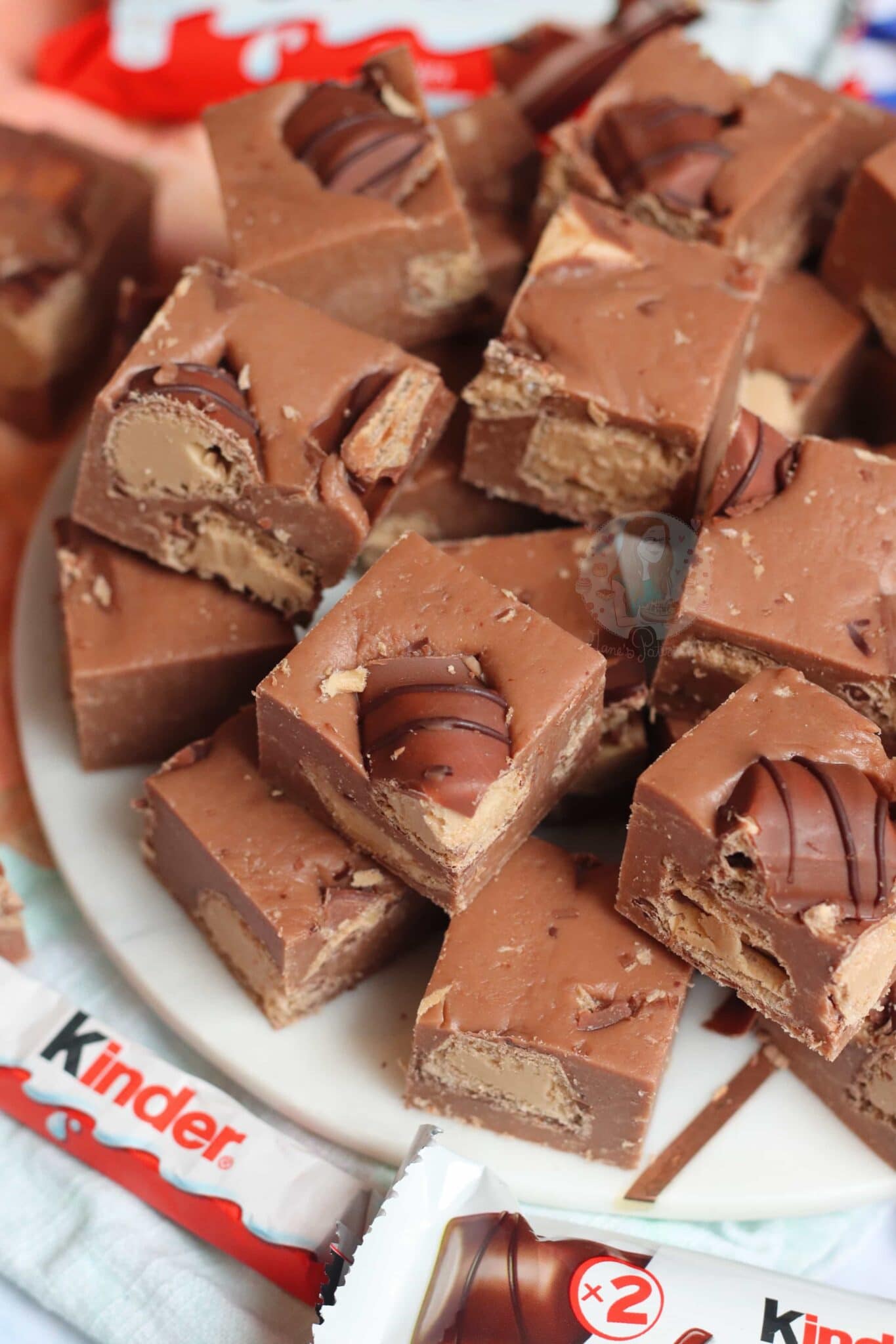 Chocolate Kinder Bueno Fudge! - Jane's Patisserie