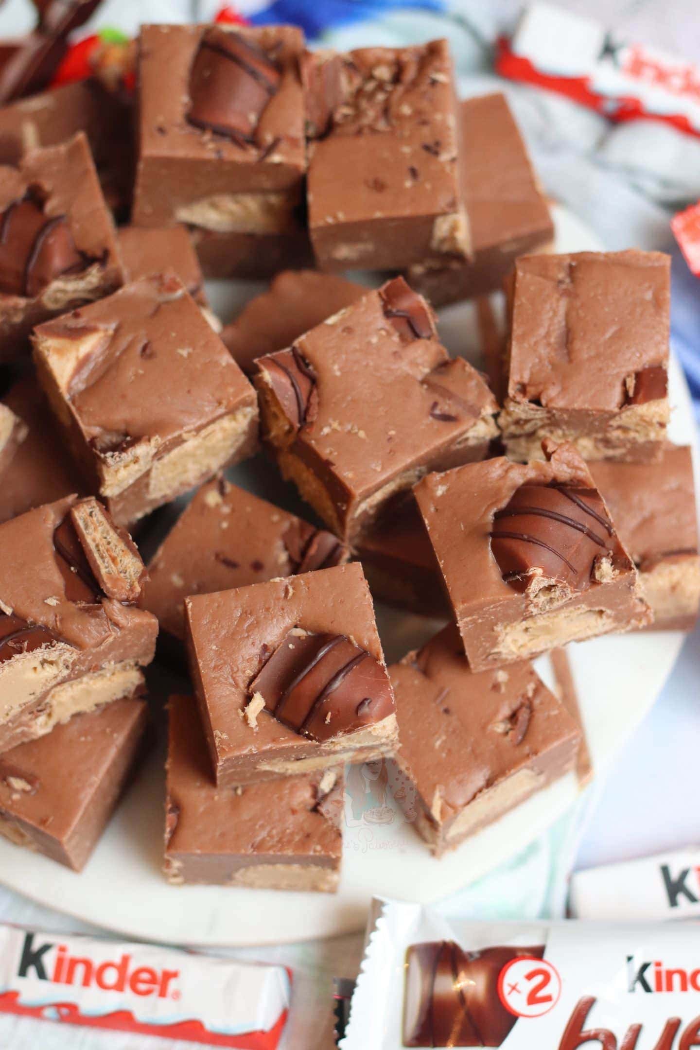 Chocolate Kinder Bueno Fudge! - Jane's Patisserie