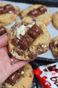 Kinder Bueno Cookies! - Jane's Patisserie