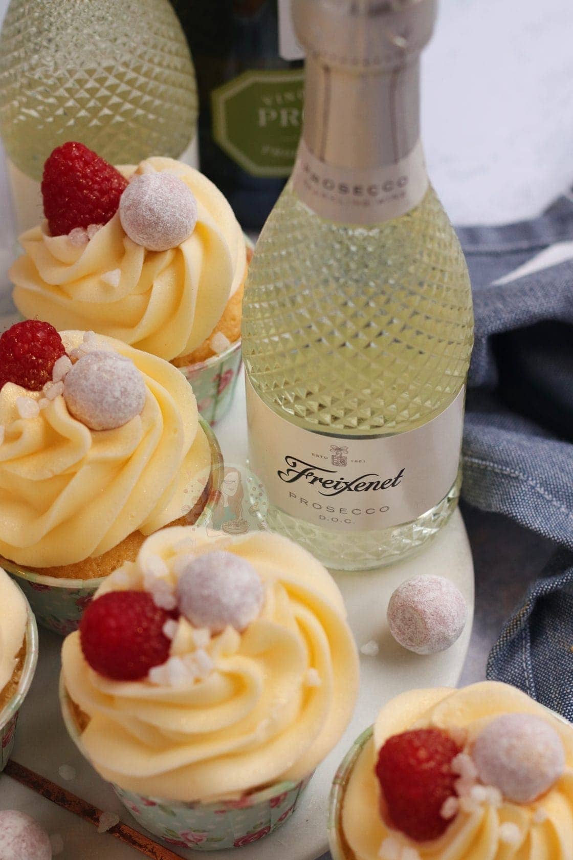 Prosecco Cupcakes! - Jane's Patisserie
