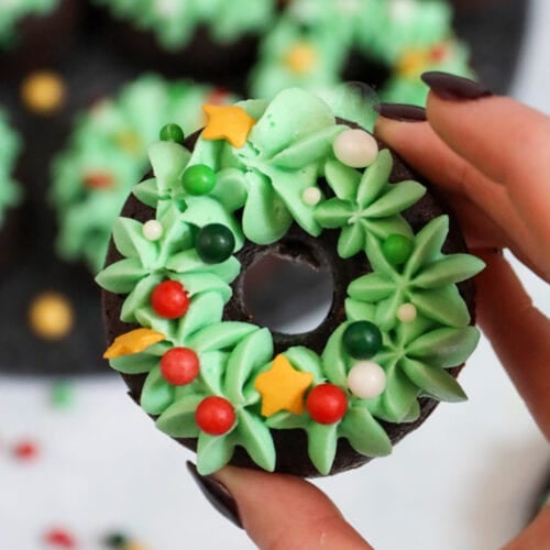 Christmas Wreath Bronuts! - Jane's Patisserie