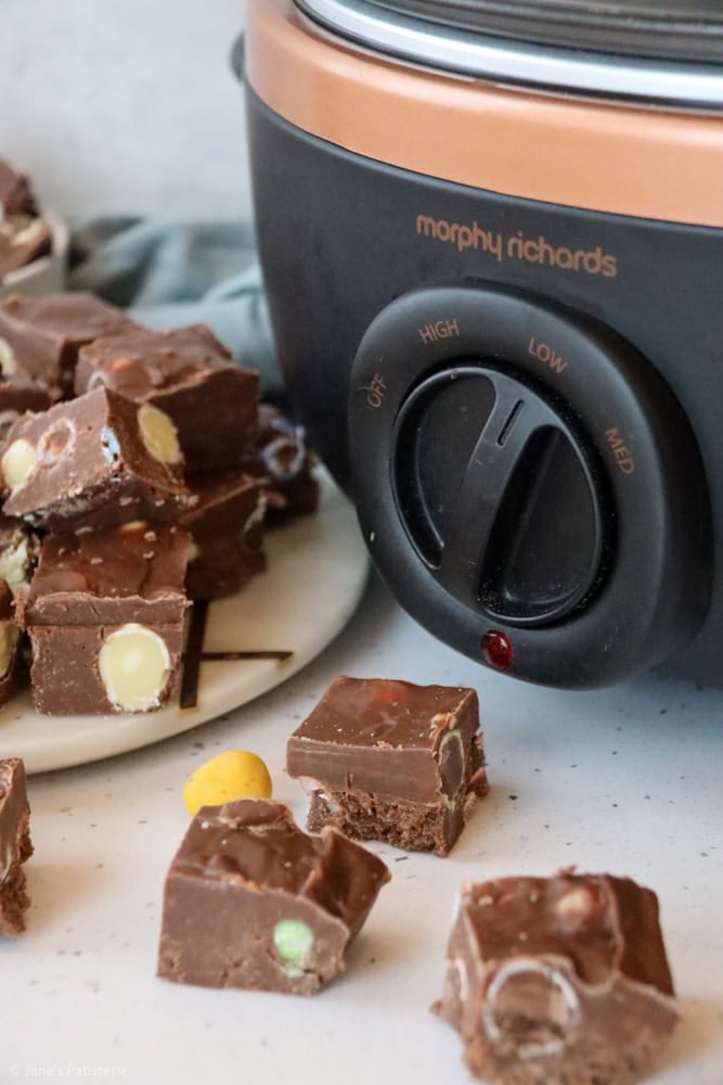 Slow Cooker Easter Fudge! - Jane's Patisserie