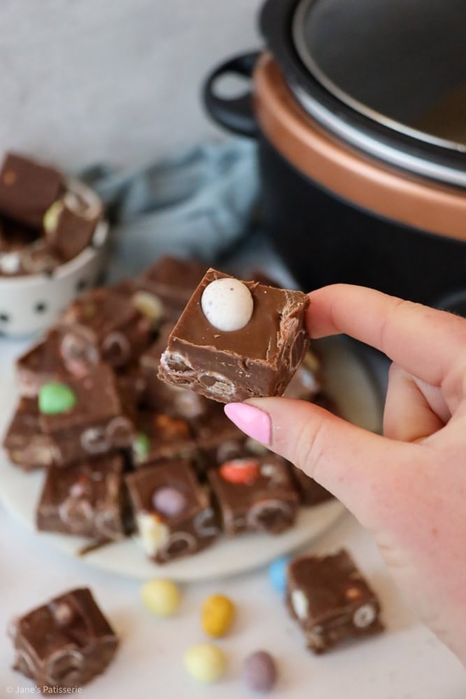 Slow Cooker Easter Fudge! - Jane's Patisserie