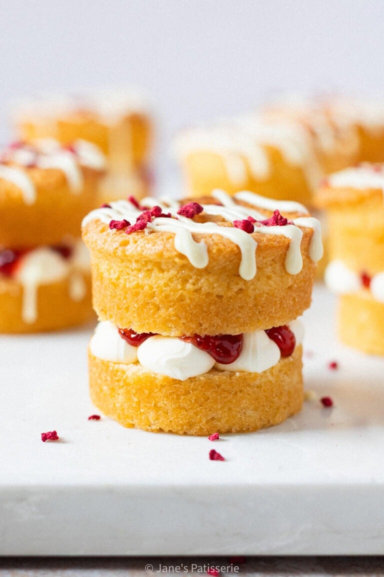 Easy Mini Victoria Sponge Cakes | Jane's Patisserie