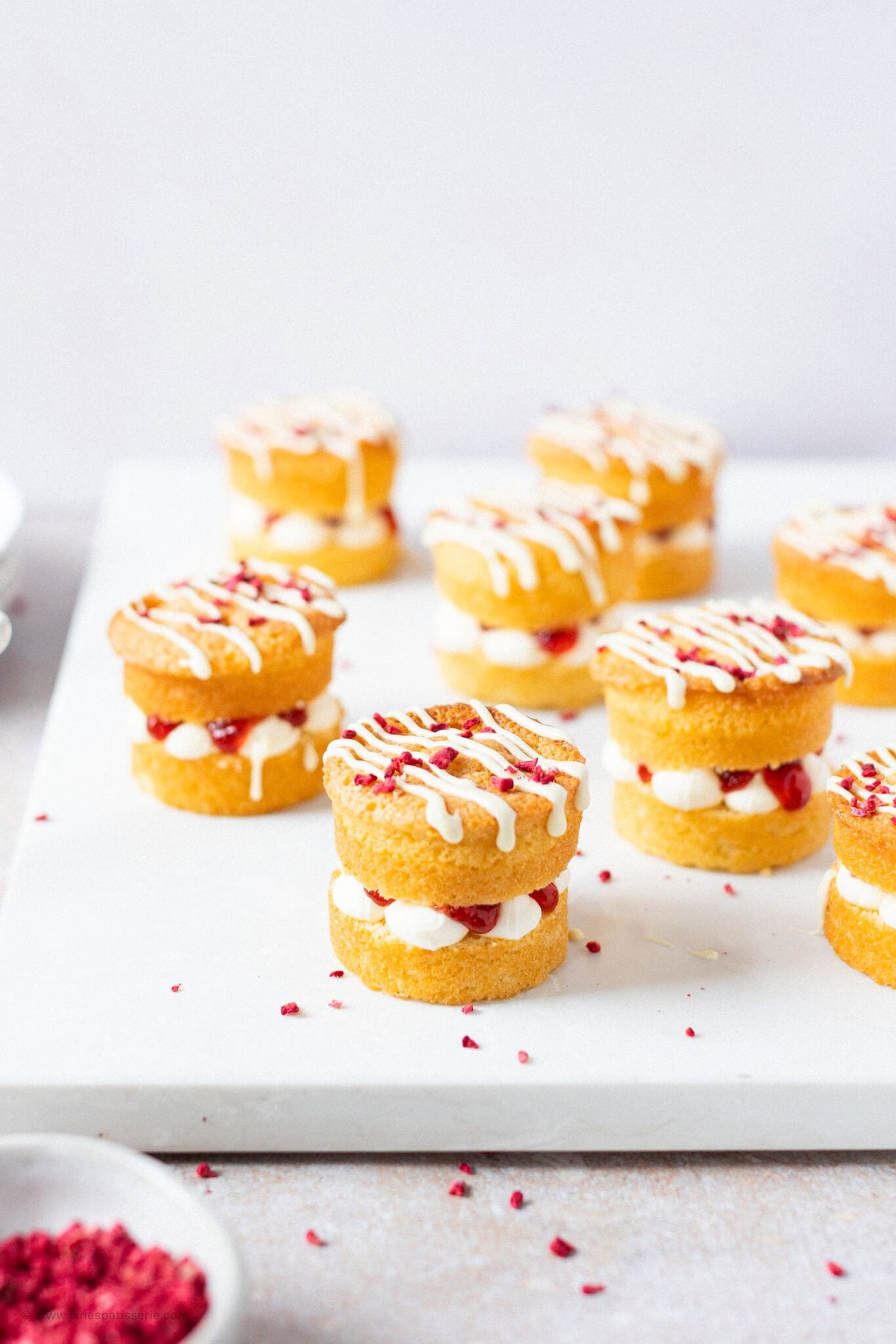 Easy Mini Victoria Sponge Cakes | Jane's Patisserie